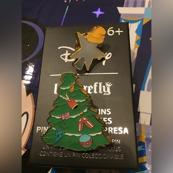 Disney | Jewelry | Loungefly Disney Christmas Tree Star Blind Box Pin ...
